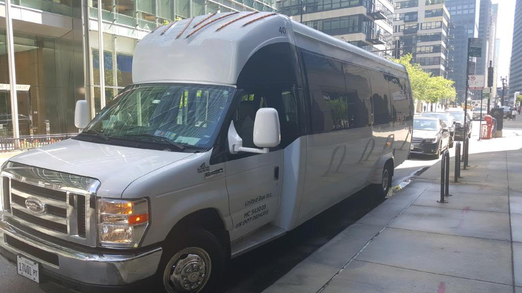 Mini Bus 25 Passenger - Charter Bus Chicago